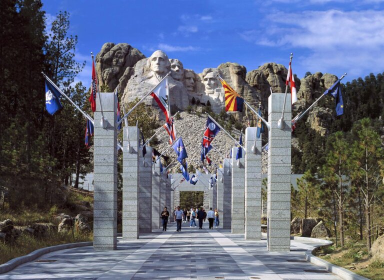Top-50 Construction and Design Facts of Mount Rushmore Keystone
